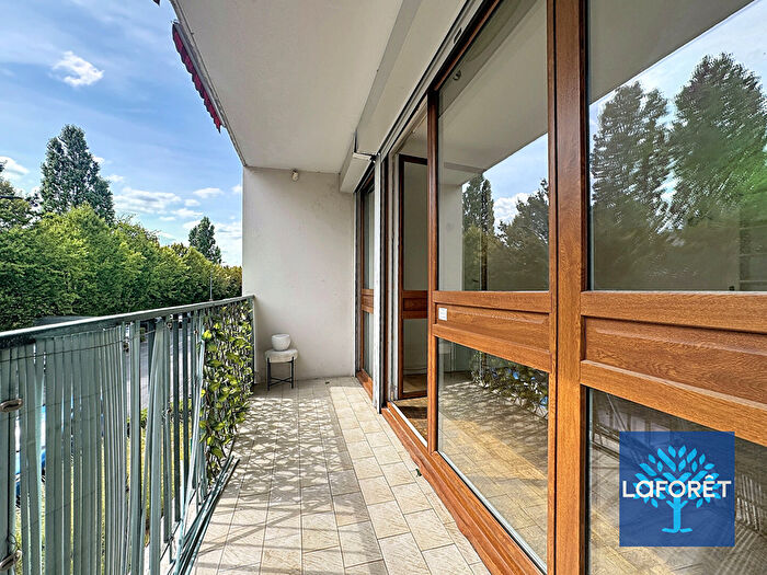 Chilly-Mazarin, Nord : Appartement 5 pièces à louer