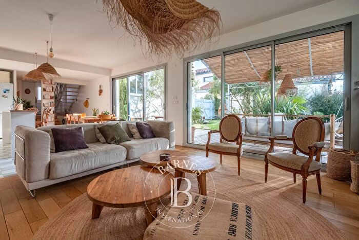 Maison à vendre - Tassin-la-Demi-Lune, LHorloge - 9 pièces - 8 chambres