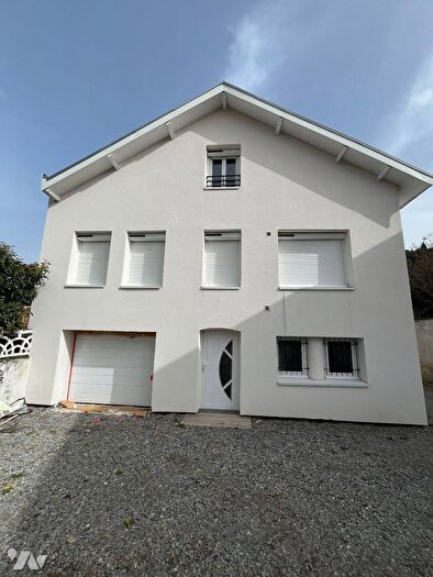 Maison à louer - Givors - 5 pièces - 3 chambres