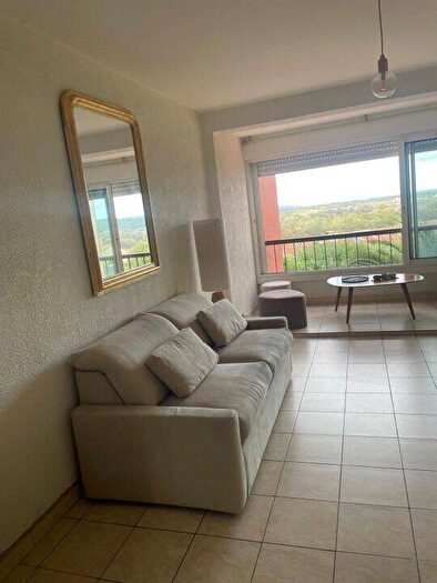 Appartement à louer - Ouest, Cogolin - 1 pièce