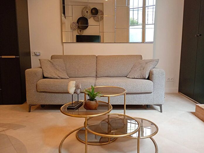 Appartement à louer - Monnaie, Paris ème arrondissement - 2 pièces - 1 chambre