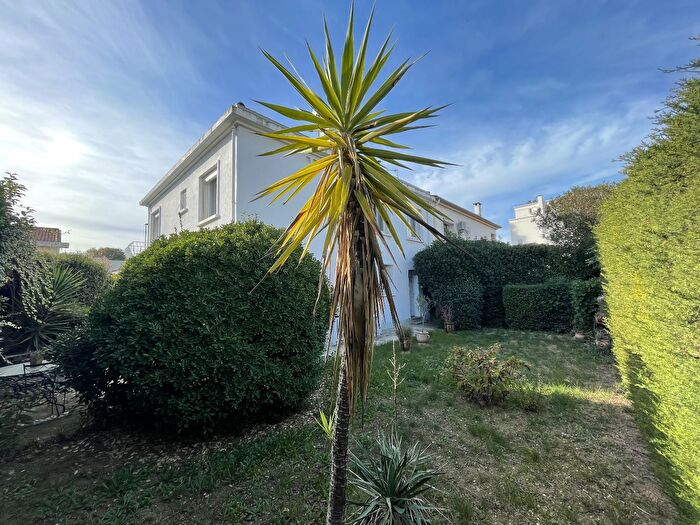 Maisons à vendre et appartements à louer - 1