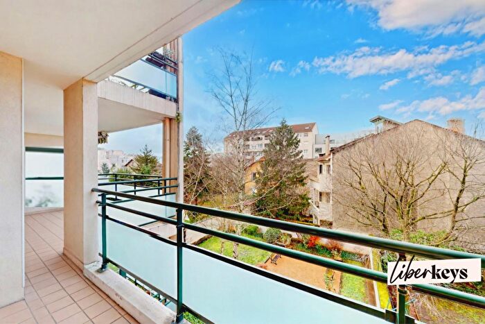 Appartement 4 pièces à Villeurbanne, Ferrandière, Maisons Neuves, à vendre
