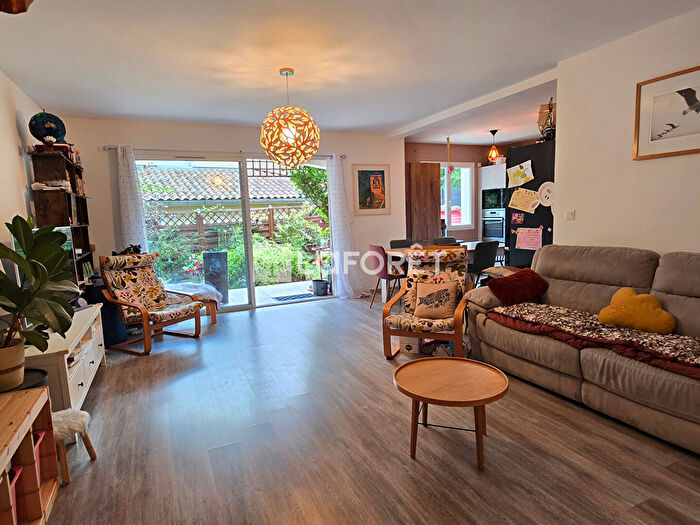 Maison à vendre - Neffes - 4 pièces - 3 chambres