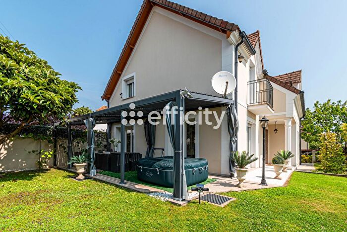 Maison à vendre - Vigneux-sur-Seine, Gabriel Péri, Ecoles - 7 pièces - 5 chambres