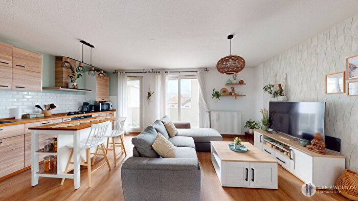 Appartement à vendre - Échirolles, Centre-ville - 4 pièces - 2 chambres