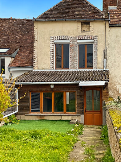 Maison à louer - Courtenay - 4 pièces - 3 chambres