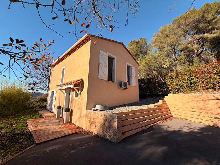 Maison à vendre - Tourrettes-sur-Loup - 4 pièces - 3 chambres