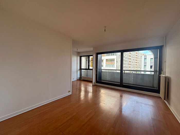 Appartement à vendre - Quartiers Centre, Colombier - 3 pièces - 2 chambres