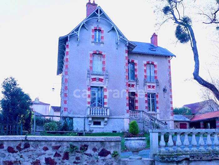 Maison à vendre - Puy-de-Serre - 15 pièces - 5 chambres