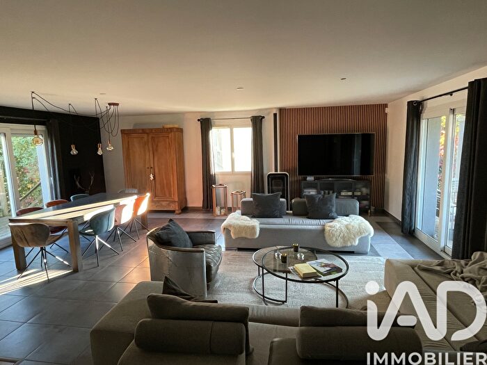 Maison à vendre - La Chapelle-de-la-Tour - 7 pièces - 5 chambres