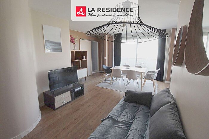Élancourt, Les Nouveaux Horizons, Les Mares : Appartement 4 pièces à louer