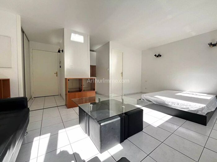 Appartement à louer - Boulevars-Gare-Saint Leger-Chabrand, Draguignan - 1 pièce