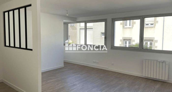 Centre Ville, Saint-Brieuc : Appartement 2 pièces à louer