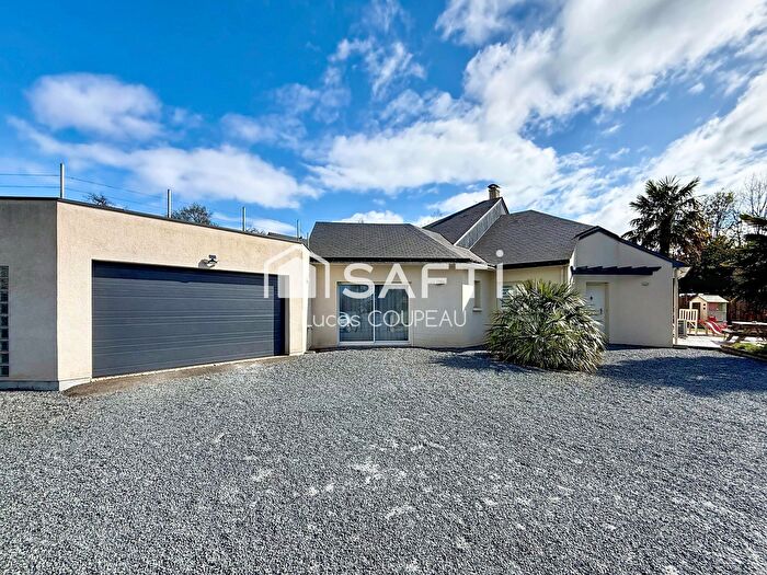 Maison à vendre - Champigné - 6 pièces - 5 chambres