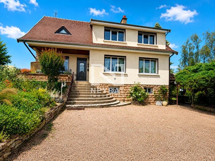Maison 7 pièces à Paray-le-Monial, à vendre