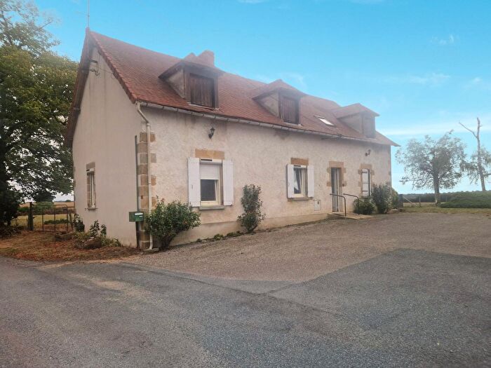 Saint-Marcel-en-Murat : Maison 7 pièces à vendre