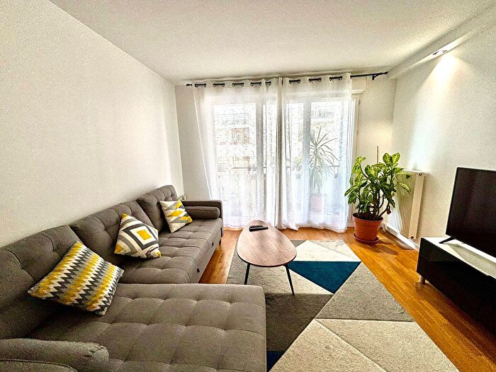 Appartement à louer - Faubourg de lArche, Courbevoie - 3 pièces - 2 chambres