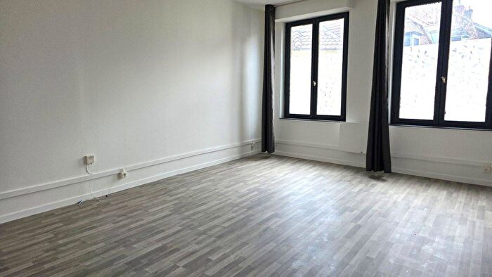 Appartement à louer - Centre-Neuf Bourg-Quesnoy-Delsaux-Musée-Cannoniers-Gare, Valenciennes - 3 pièces - 2 chambres