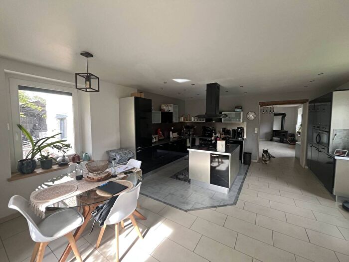 Maison à louer - Poncin - 6 pièces - 4 chambres