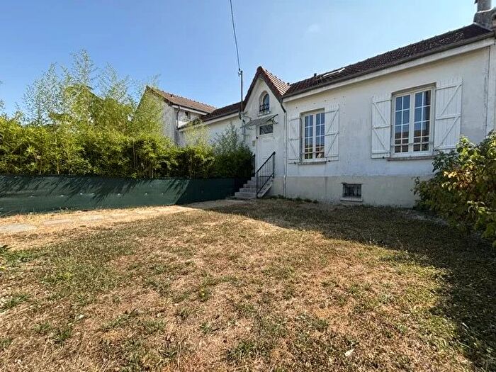 Jouy-le-Châtel : Maison 5 pièces à vendre