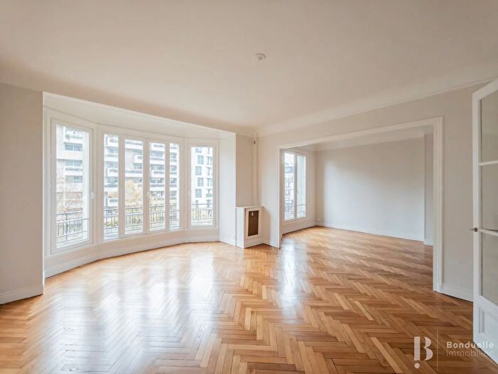 Appartement à louer - Paris e , Porte de Saint-Cloud, Auteuil-Sud - 5 pièces - 3 chambres