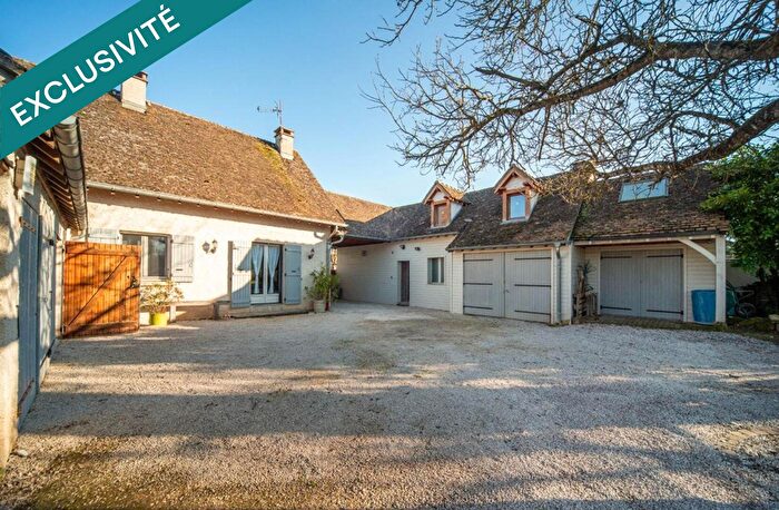 Maison 6 pièces à Fontaines, à vendre