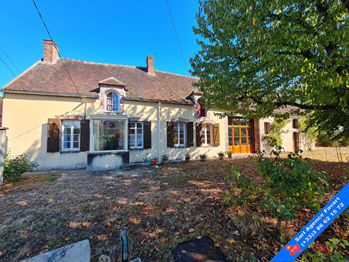 La Celle-Saint-Cyr - Maison 5 pièces à vendre