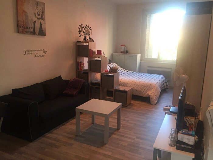 Appartement à louer - Cusset, Villeurbanne - 1 pièce