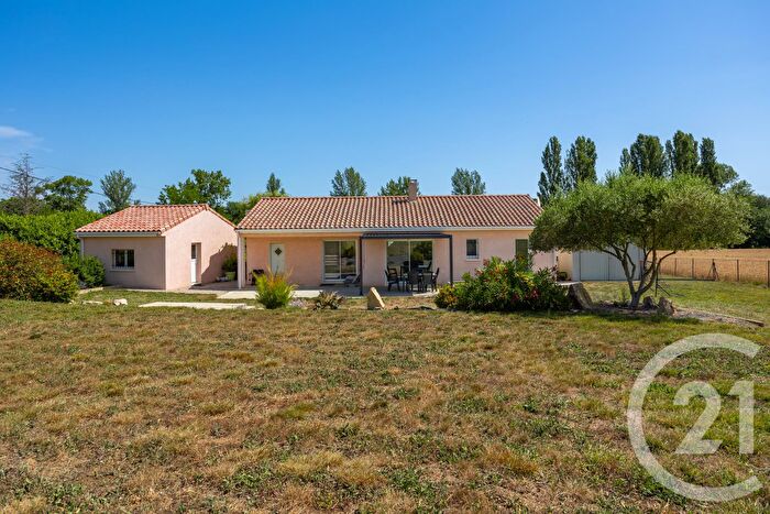 Maison 5 pièces à Fénols, à vendre