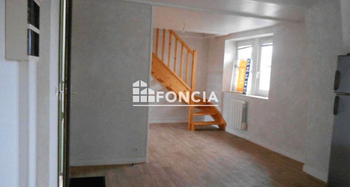 Bellevigne-les-Châteaux : Appartement 2 pièces à louer