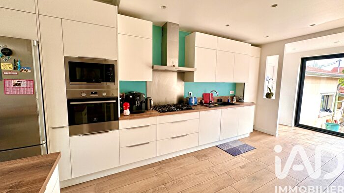 Maison à vendre - Chatou, Ouest - 7 pièces - 5 chambres