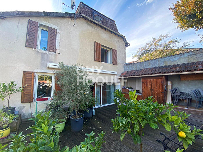 Maisons à vendre et appartements à louer - 1