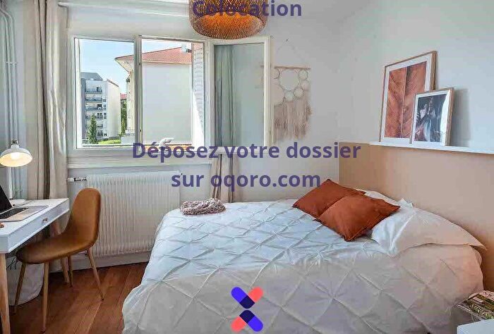 Appartement 6 pièces à Le Bachut, Lyon 8ème arrondissement, à louer