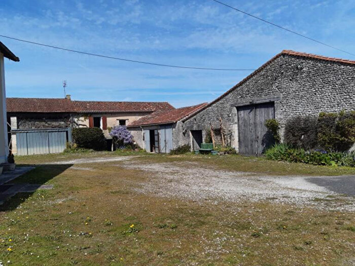 Maison 8 pièces à vendre à Voulgézac