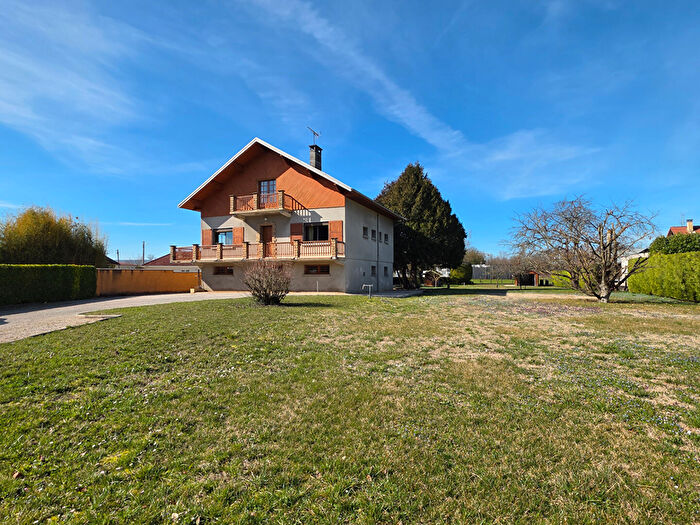 Maison à vendre - Saint-Genix-sur-Guiers - 6 pièces - 4 chambres