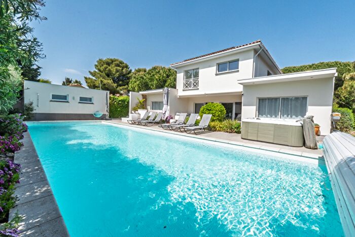 Maison à vendre - Agde, Le Grau dAgde - 6 pièces - 5 chambres