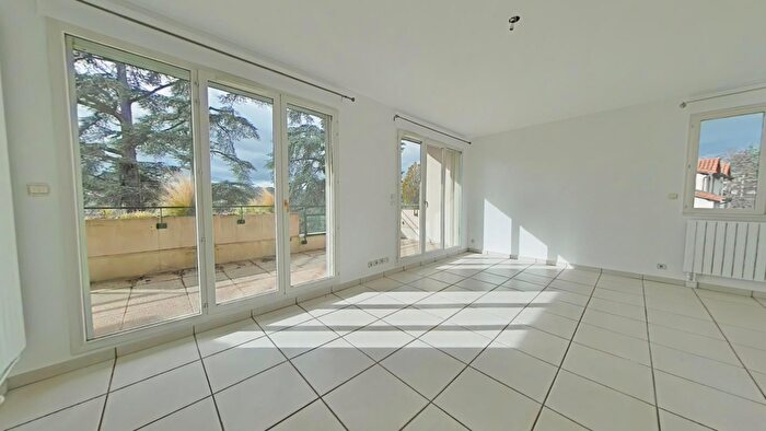 Appartement à louer - Saint-Priest-en-Jarez - 5 pièces - 3 chambres