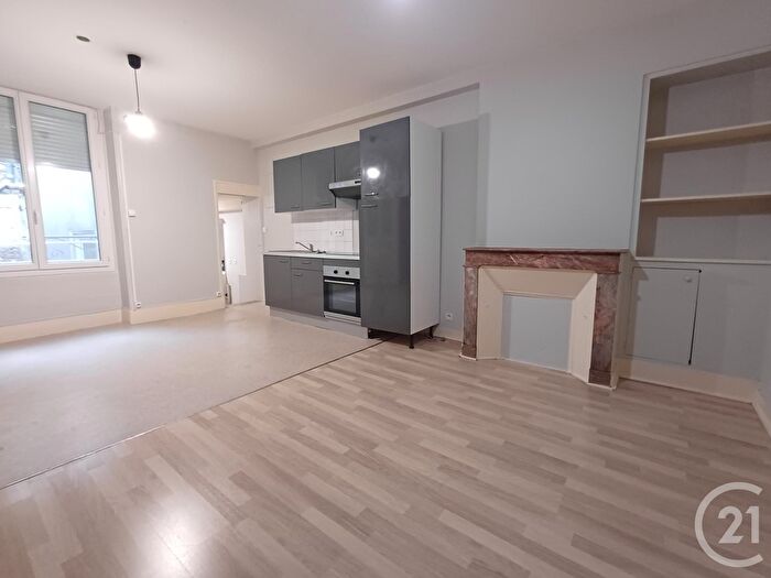 Appartement à louer - Châtellerault, Centre-ville - 3 pièces - 2 chambres