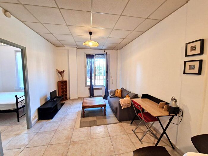 Appartement à louer - Nice, Saint-Roch - 2 pièces - 1 chambre