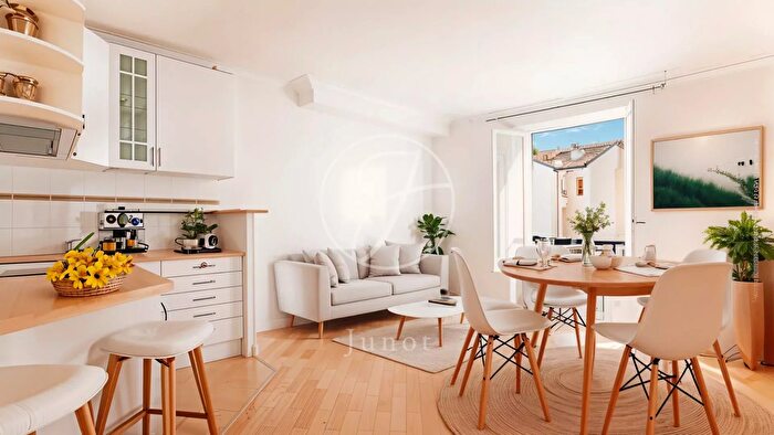 Appartement à vendre - Paris e , Montmartre, Sacré Coeur, Abbesses - 2 pièces - 1 chambre