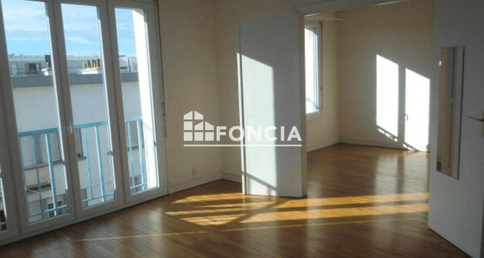 Centre Ville, Lorient : Appartement 3 pièces à louer