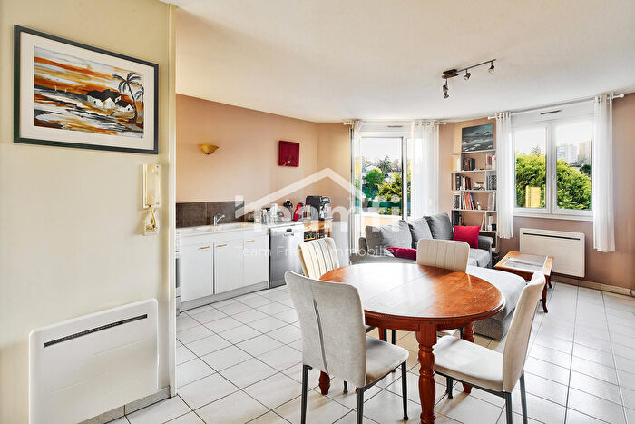 Appartement à vendre - Lyon e , Champvert, Gorge de Loup - 2 pièces - 1 chambre