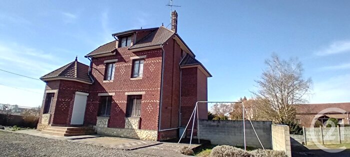 Maison à vendre - Villers-Carbonnel - 10 pièces - 5 chambres