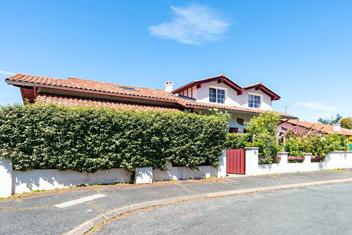 Maison à vendre - Urrugne - 10 pièces - 7 chambres