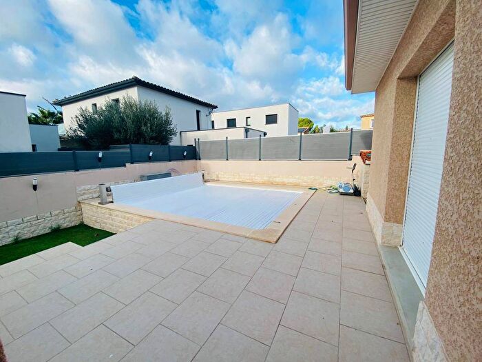 Maison à louer - Villeveyrac - 4 pièces - 3 chambres