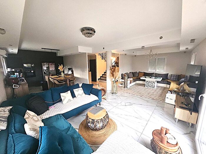 Maison à vendre - Marcilly-sur-Tille - 7 pièces - 5 chambres