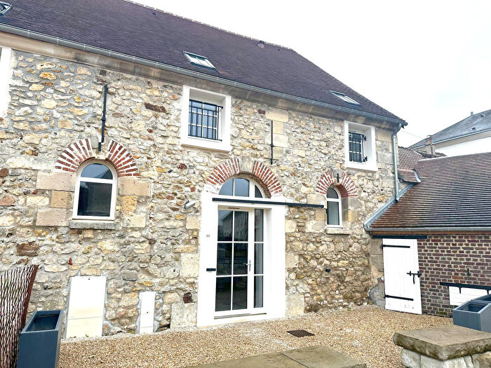 Maison à louer - Ivry-le-Temple - 5 pièces - 4 chambres