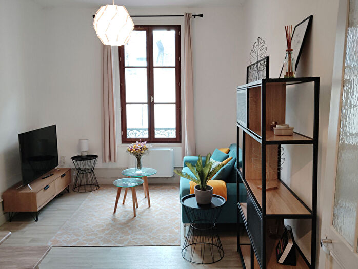 Appartement à louer - Périgueux, Centre-ville, La Gare, Saint-Martin - 2 pièces - 1 chambre