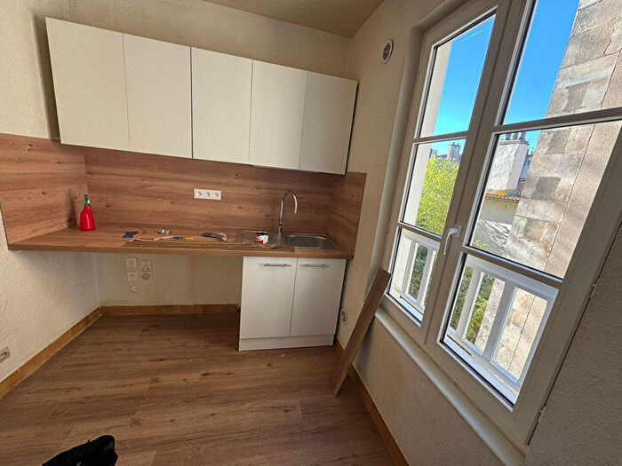 Appartement à louer - Poitiers, Centre-ville - 2 pièces - 1 chambre